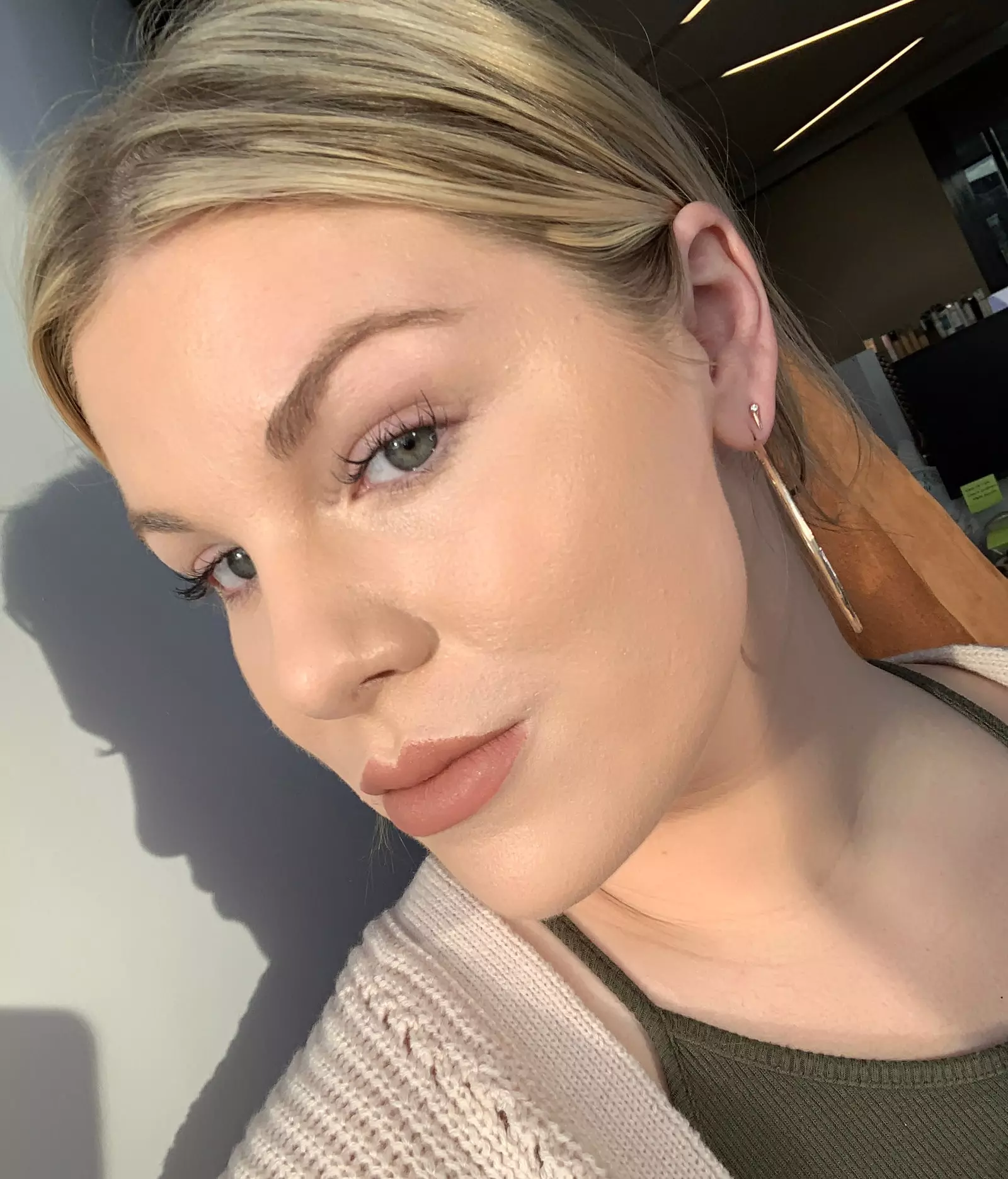 Fenty Beauty Pro Filt'r korektors Shade 190 vietnē Allure Editor