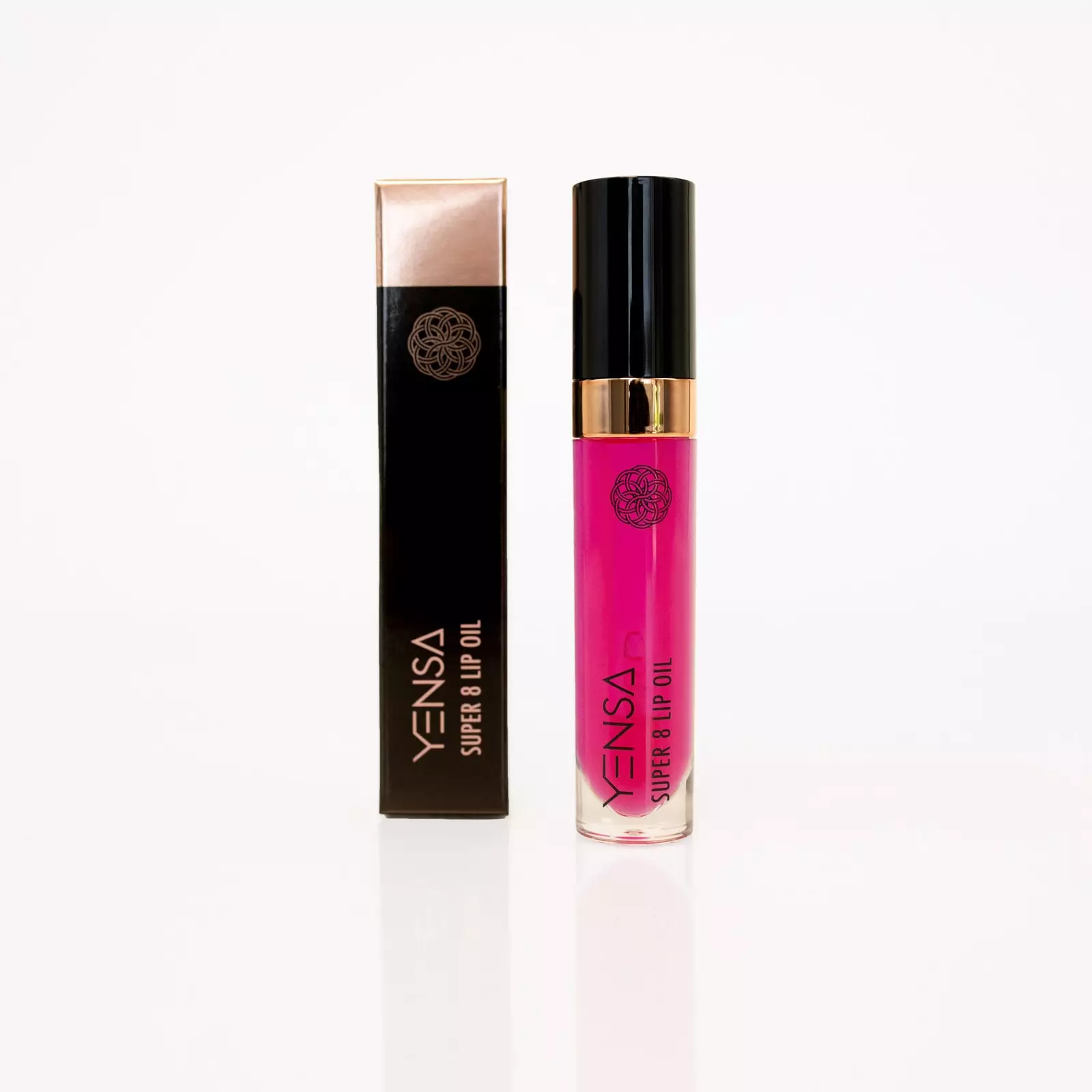 Yensa Super 8 Lip Oil pink ing latar mburi putih