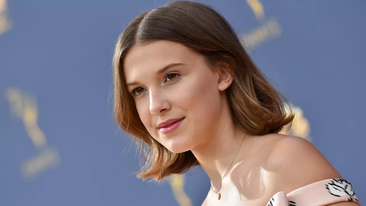 Ang Bagong Mahaba at Kulot na Buhok ni Millie Bobby Brown ay Tuwid sa Isang Fairy Tale