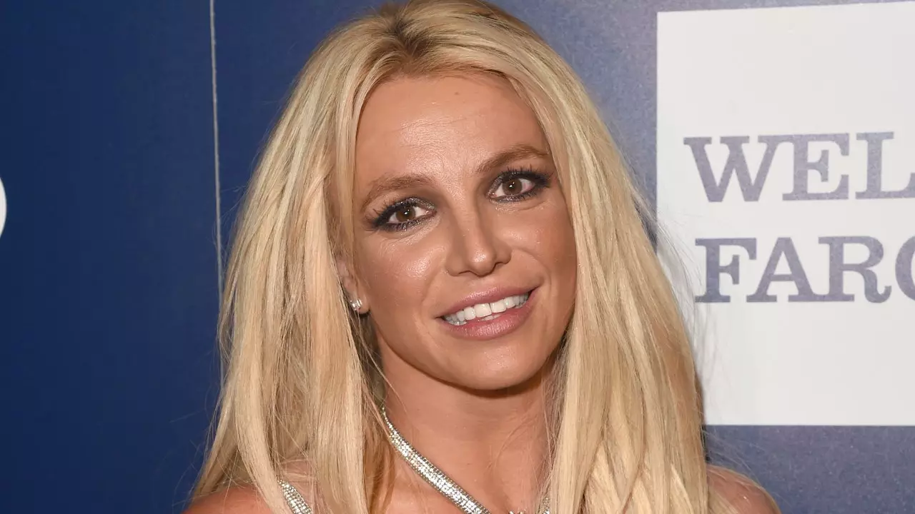 Britney Spears Ta Rina Gashinta Purple Saboda "Na Gaji, Lafiya?"