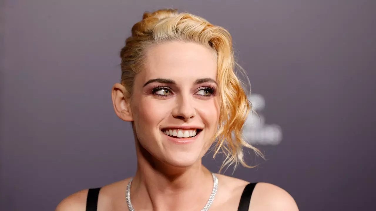 Ba Mu Taba Ganin Kristen Stewart Tare da Bangs Kamar Wannan ba