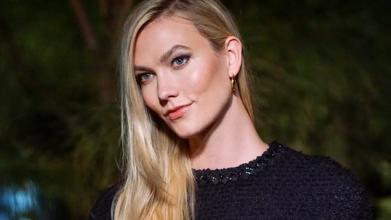 Karlie Kloss afslutter sin 10-årige regeringstid som blondine