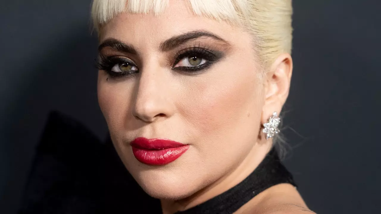 Lady Gaga's Bangs Just Het Way, Way Gaaban tahay