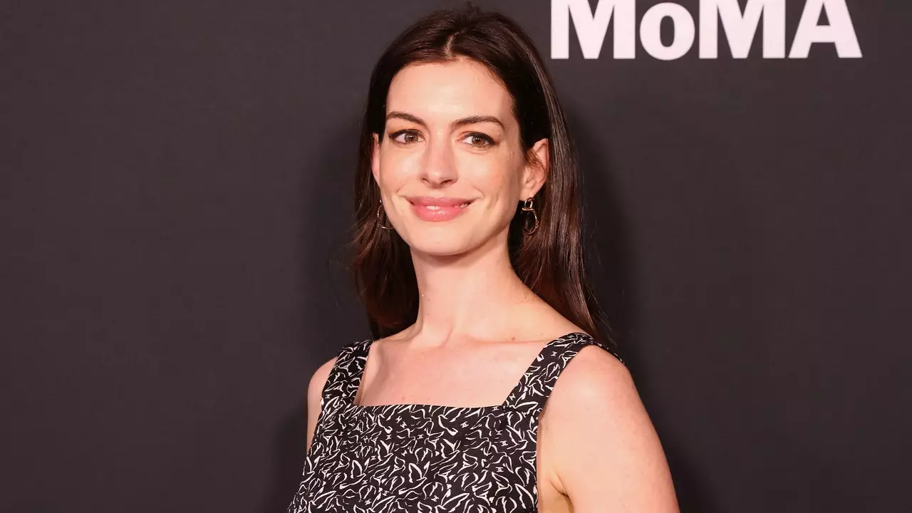 Anne Hathaway kom aftur með „Devil Wears Prada“ bangsana sína