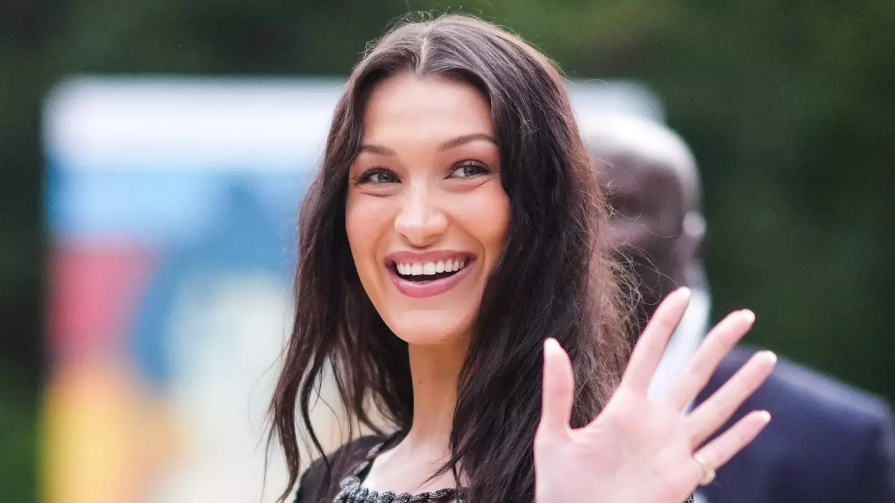 IDK Nini Kinaendelea na Loopy Updo ya Bella Hadid, lakini Ninaipenda