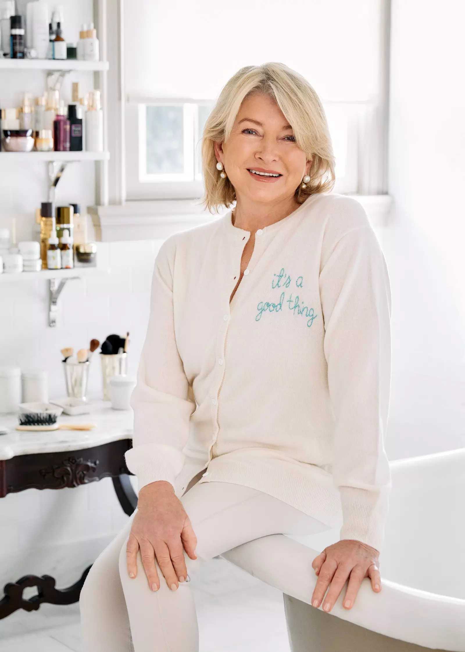 Eyi ni Gbogbo Ọja ni Laini Itọju Awọ Tuntun Martha Stewart