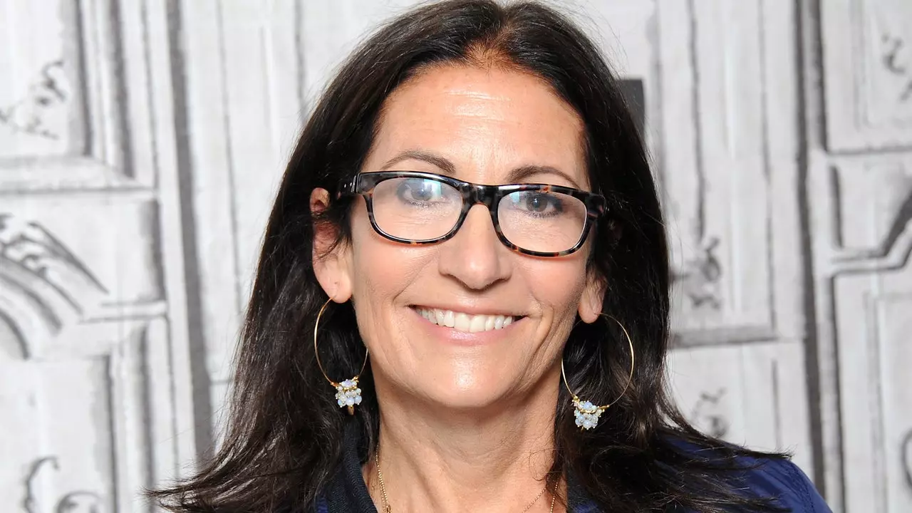 Bobbi Brown está se tornando o TikTok viral por ser firmemente anti-contorno do nariz