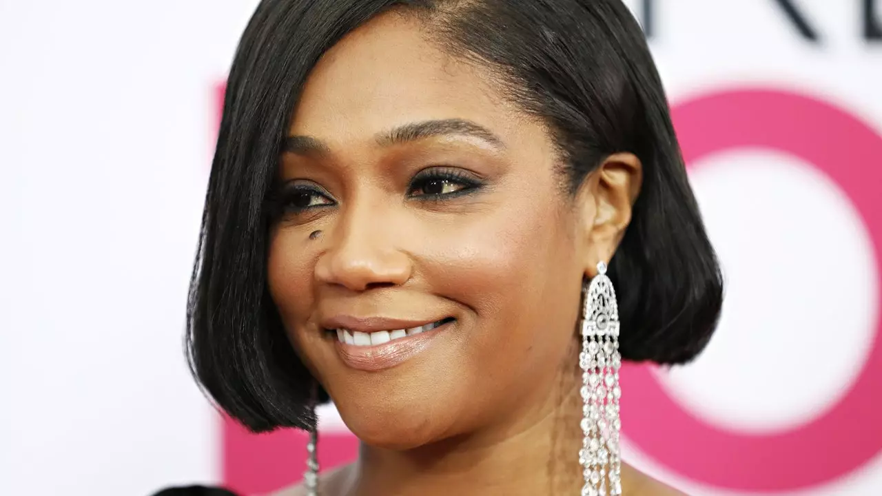 Tiffany Haddish သည် သူမ၏ဆံပင်ကို ရိတ်ပစ်လိုက်သည်။