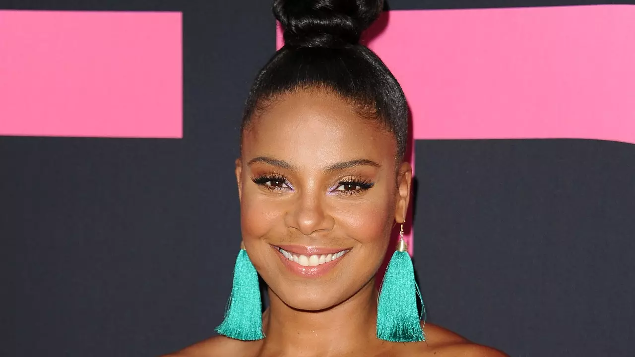 Sanaa Lathan acaba de afeitarse TODO o seu cabelo e as persoas están asustadas