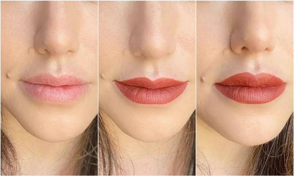 Primer plano de los labios de una mujer desnudos con lápiz labial y ligeramente subrayados