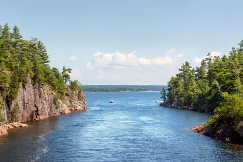 Gambar bisa ana isine Shoreline Water Outdoors Nature Land Ocean Sea Coast and Promontory