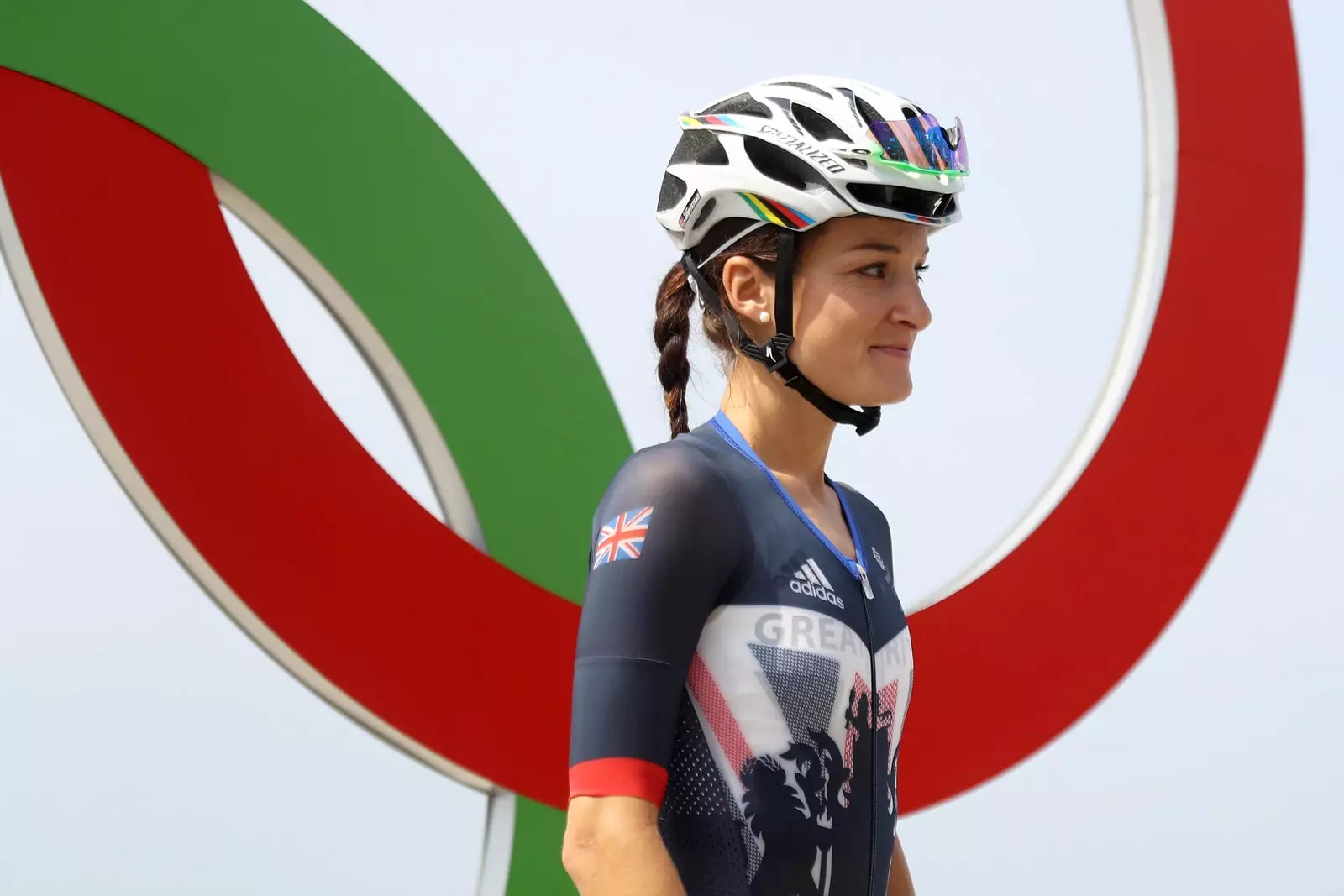 Gambar mungkin berisi Clothing Apparel Helmet Human Person Crash Helmet and Lizzie Deignan