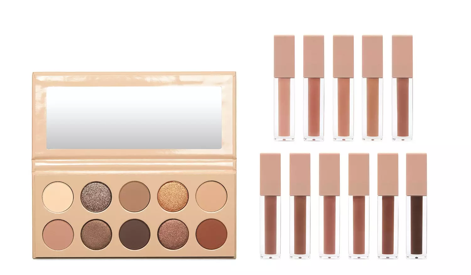 Paleta KKW Beauty Classic II și Glosuri Nude pe fundal alb