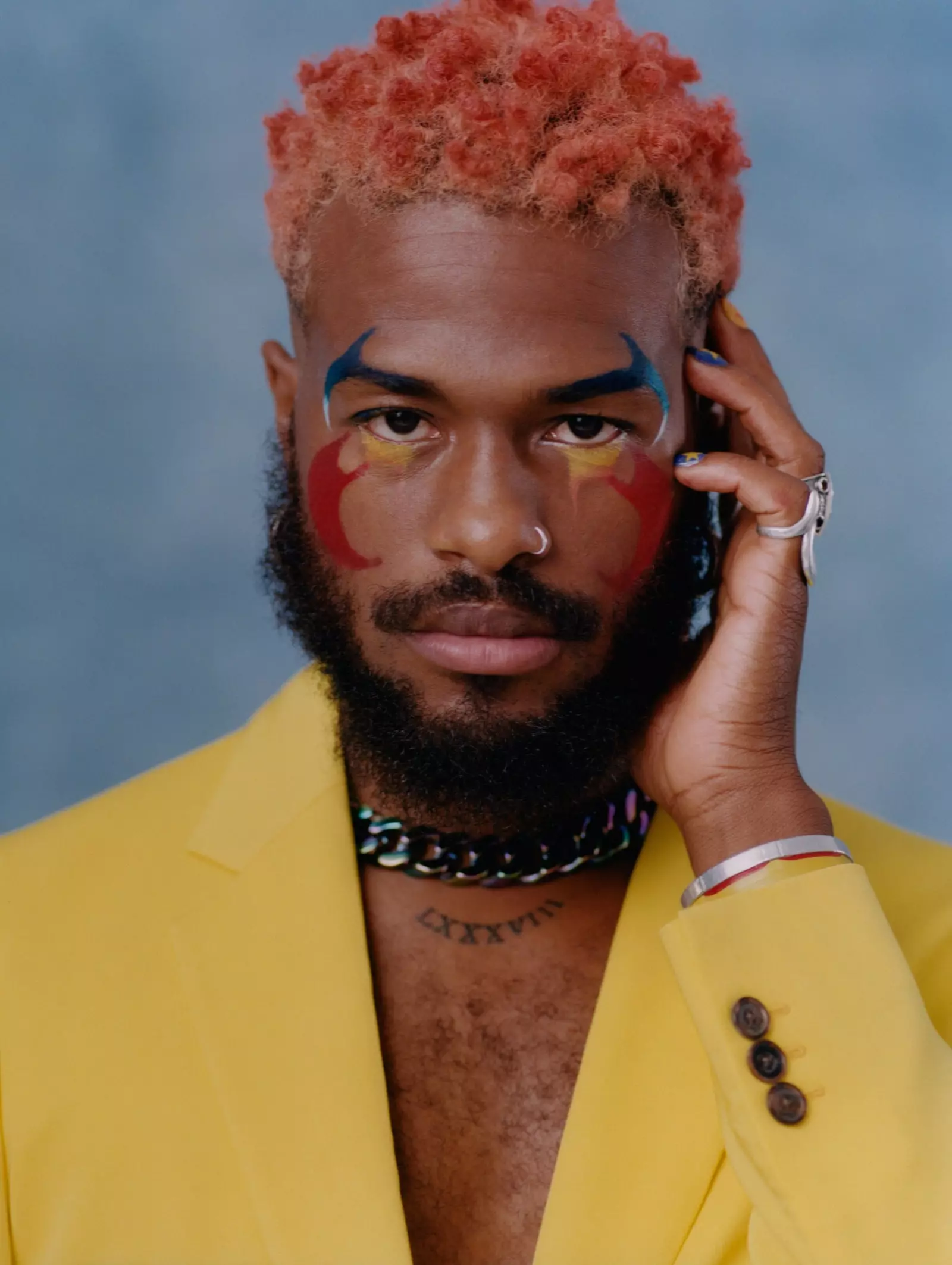 Duckwrth su capelli colorati il potere del trucco e Santal 33 | Colloquio